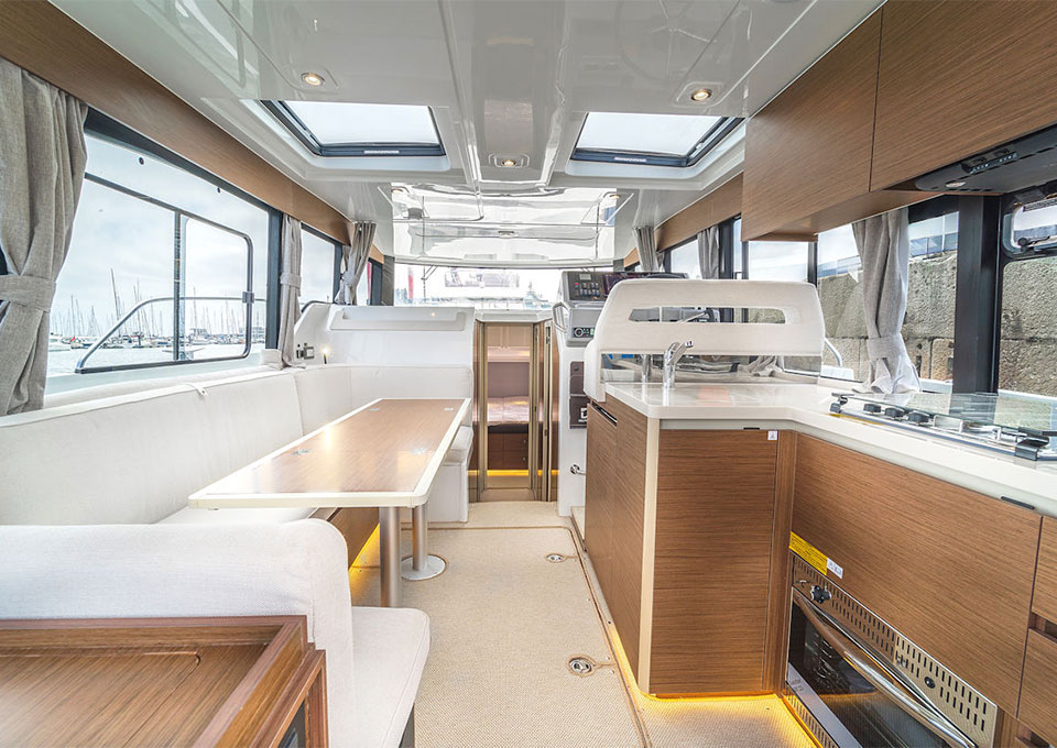 Delphia 11 Sedan | Delphia Yachts