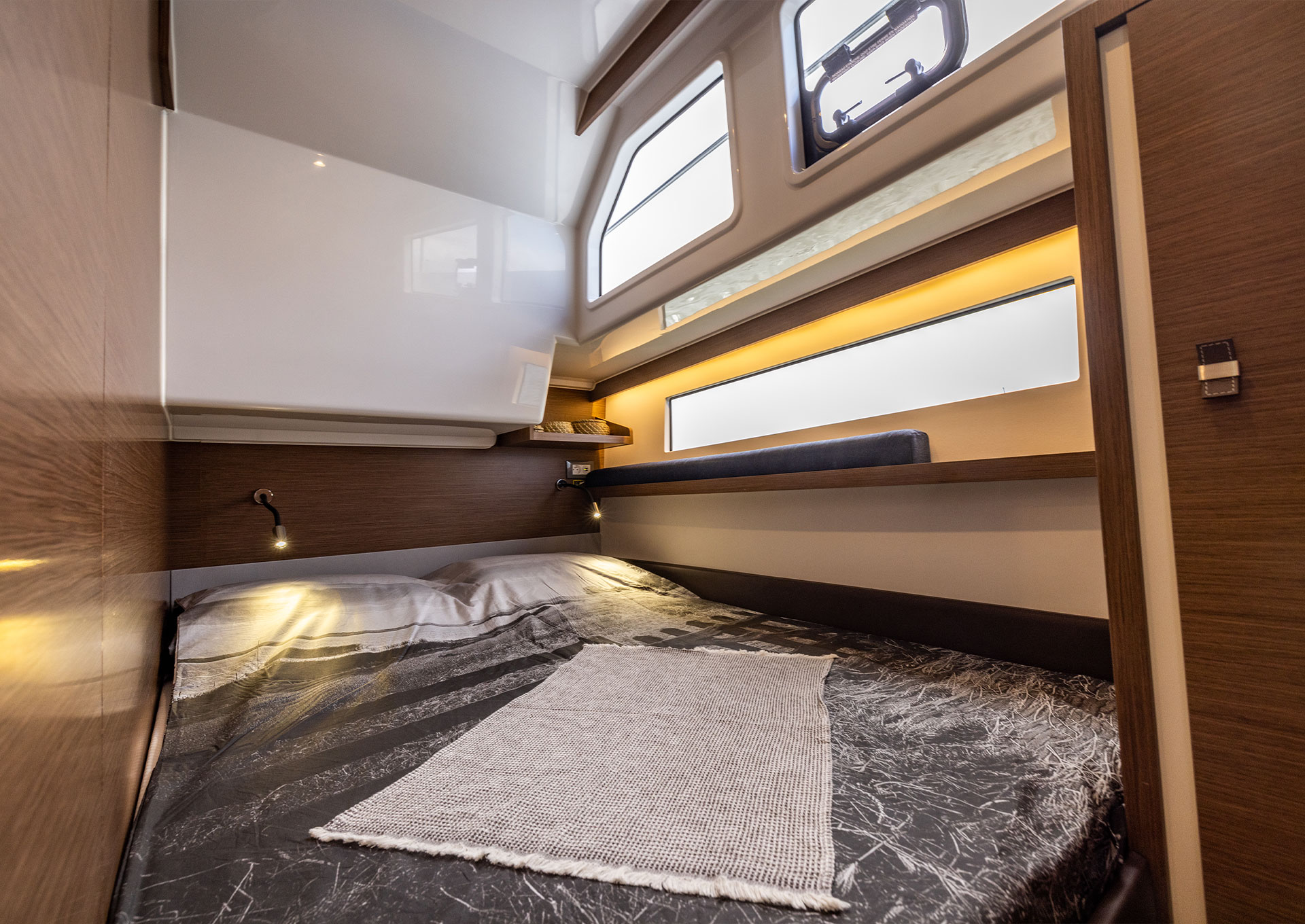 Delphia 11 Flylounge | Delphia Yachts