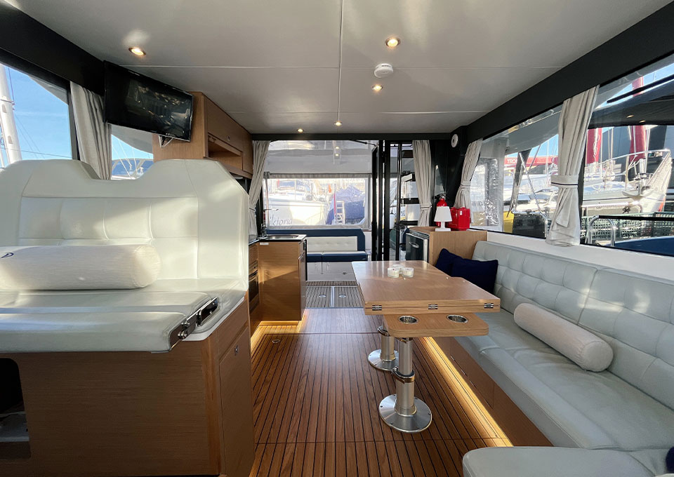 Delphia 12 Sedan | Delphia Yachts