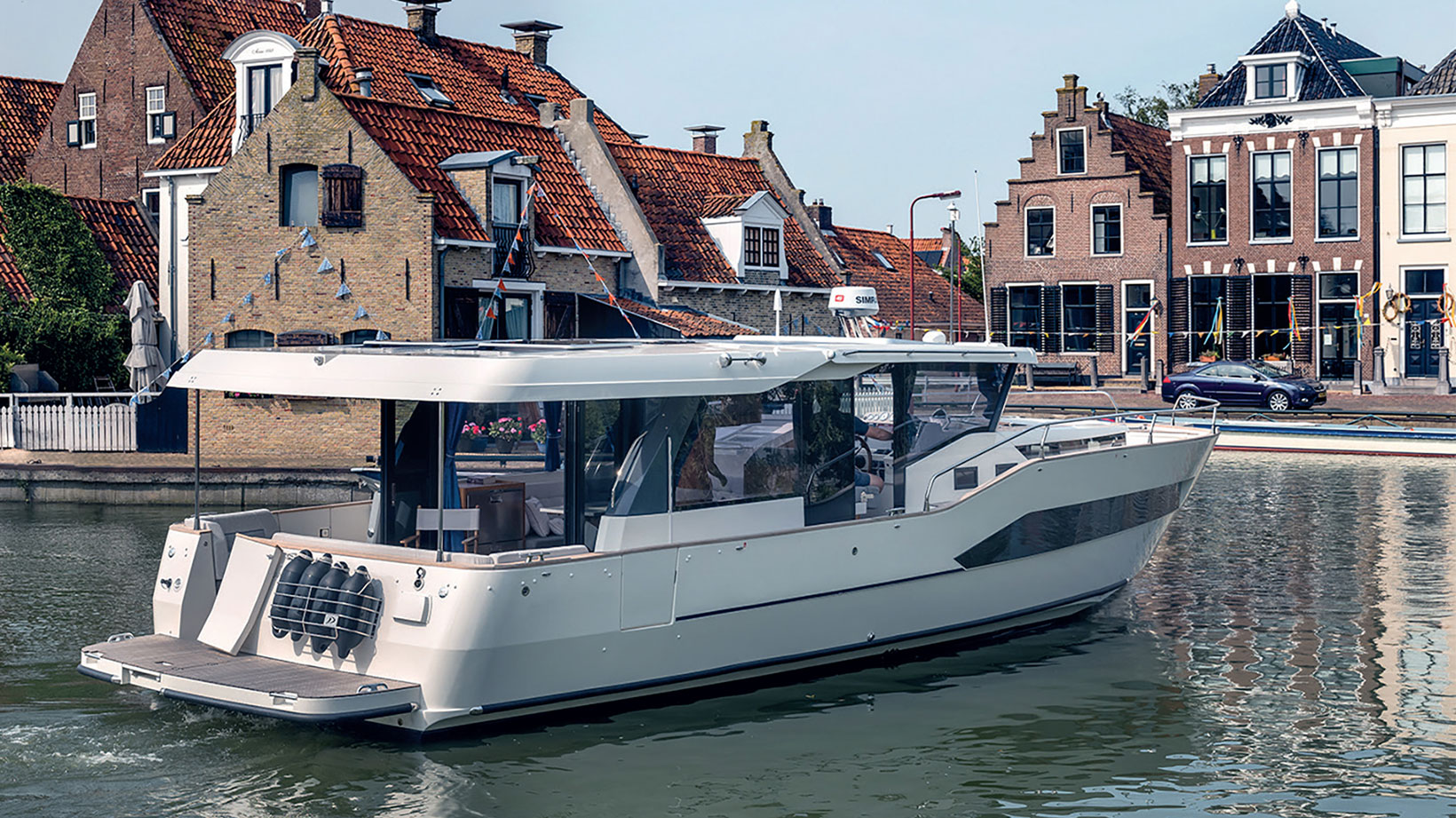 Delphia 12 Sedan | Delphia Yachts