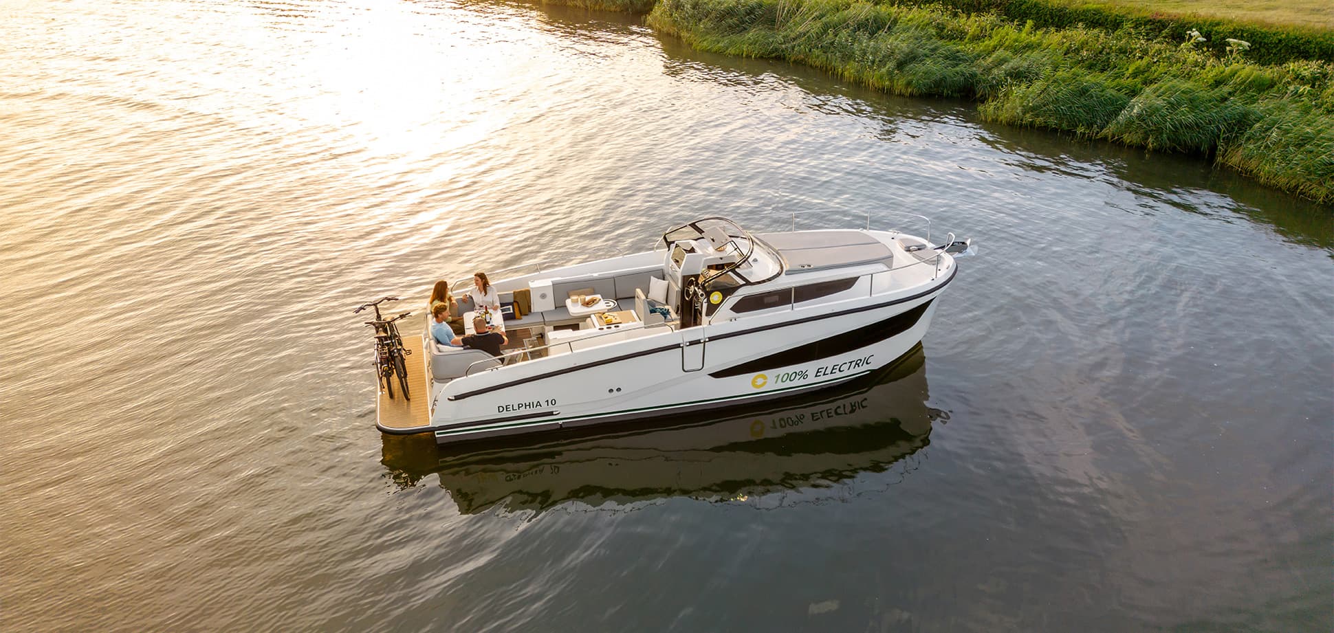 Delphia 10 Lounge | Delphia Yachts