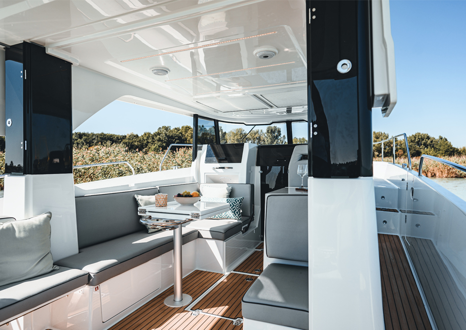 Delphia 10 LoungeTop | Delphia Yachts