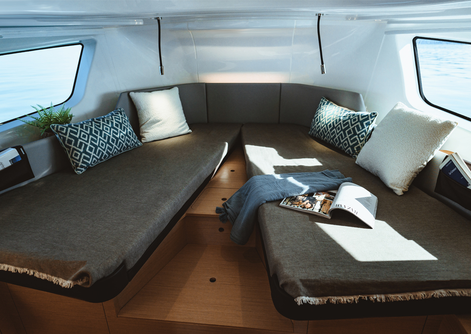Delphia 10 LoungeTop | Delphia Yachts