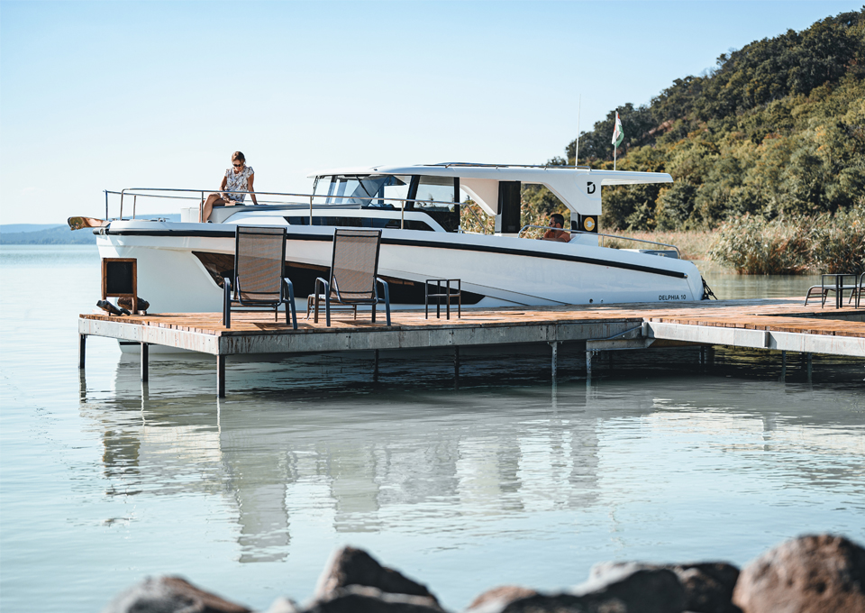 Delphia 10 LoungeTop | Delphia Yachts