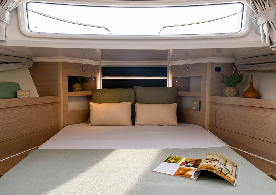 Delphia 12 Sedan | Delphia Yachts