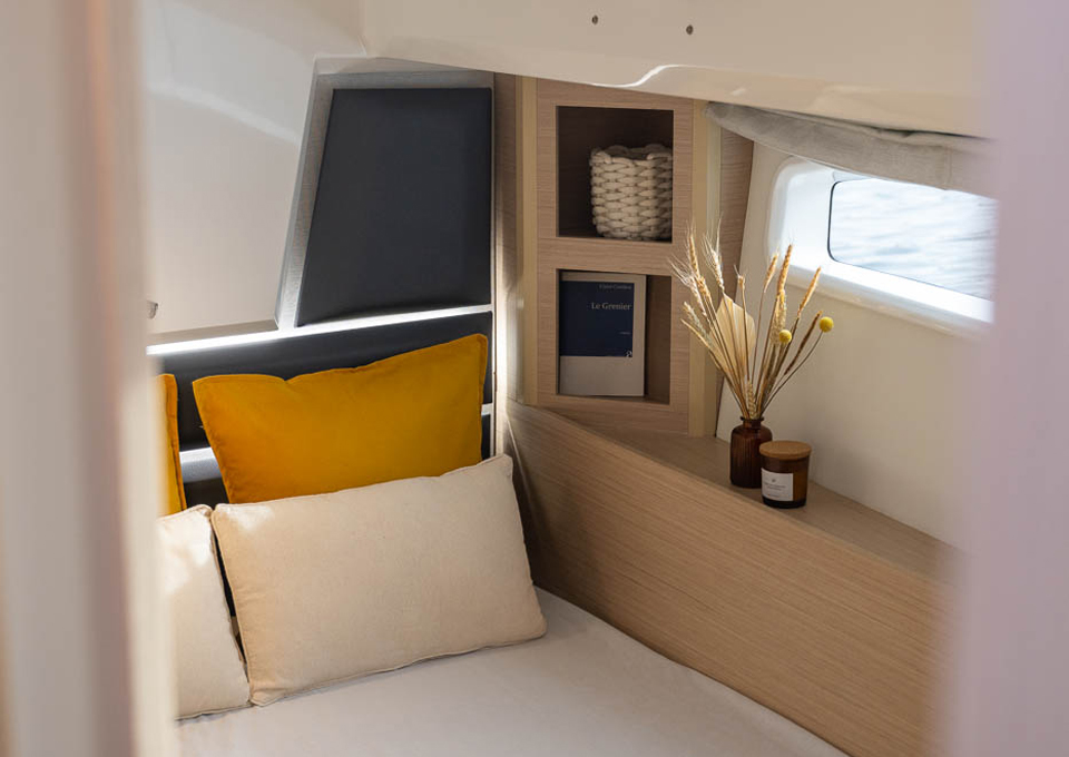 Delphia 12 Sedan | Delphia Yachts