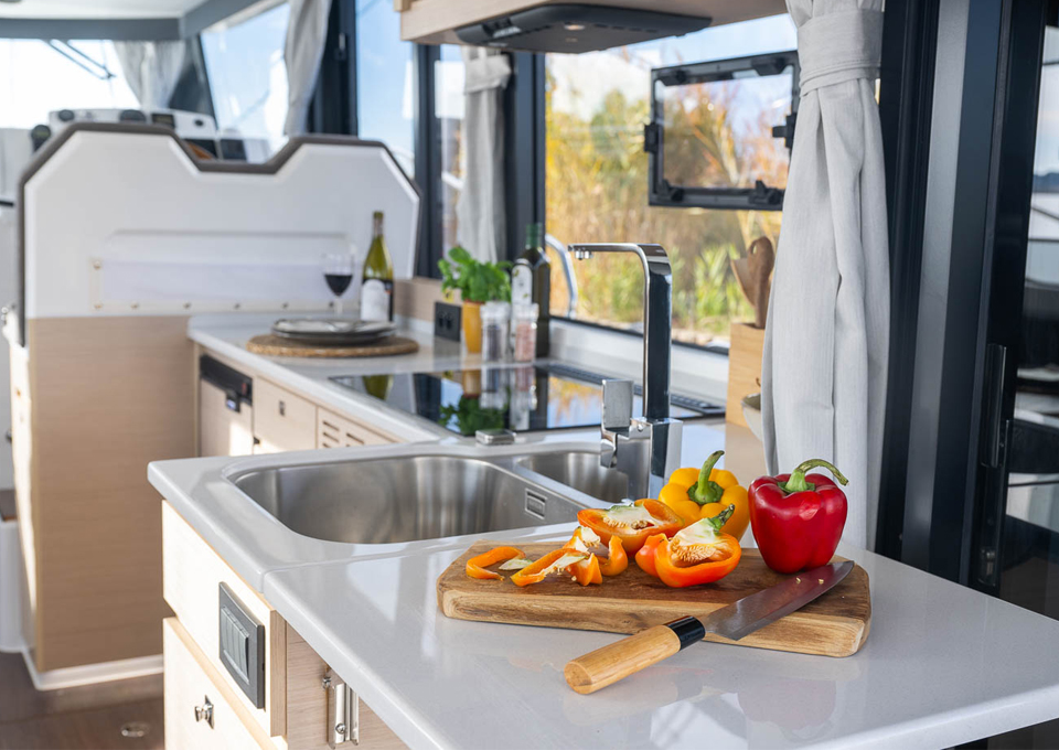 Delphia 12 Sedan | Delphia Yachts